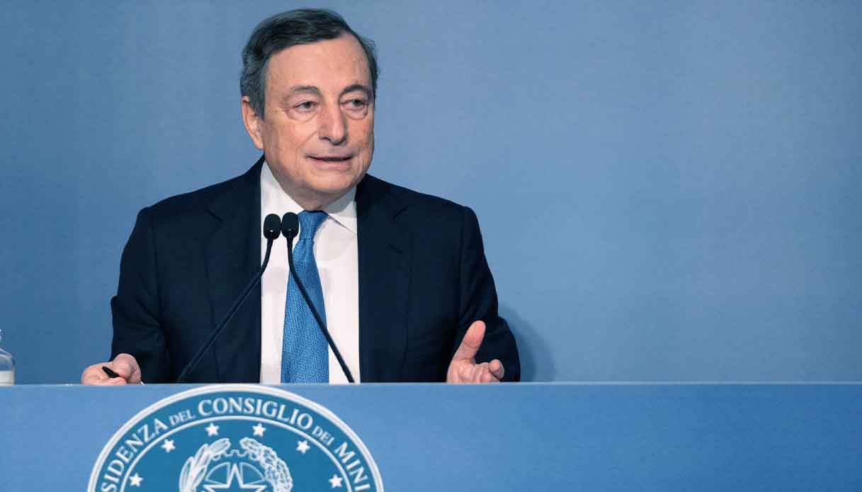 Draghi presidente della Repubblica, il premier si candida al Quirinale ...