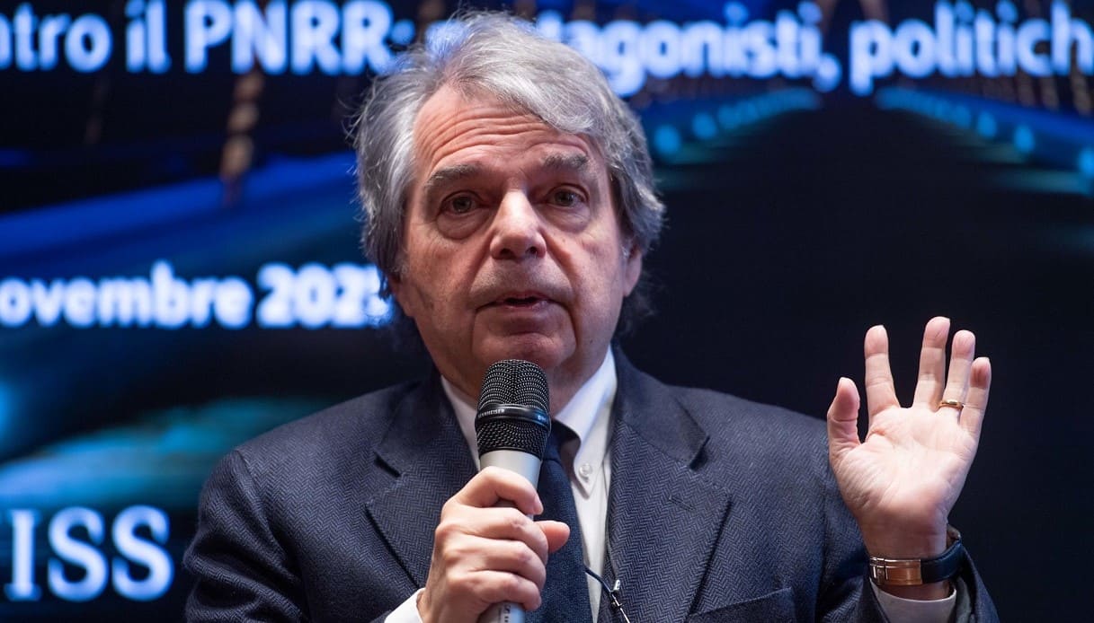 Obbligo vaccinale in Italia, cosa vuole fare Mario Draghi secondo ...