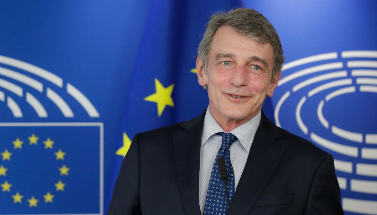 Sassoli insultato da No vax, denunciato autore di un messaggio d'odio ...