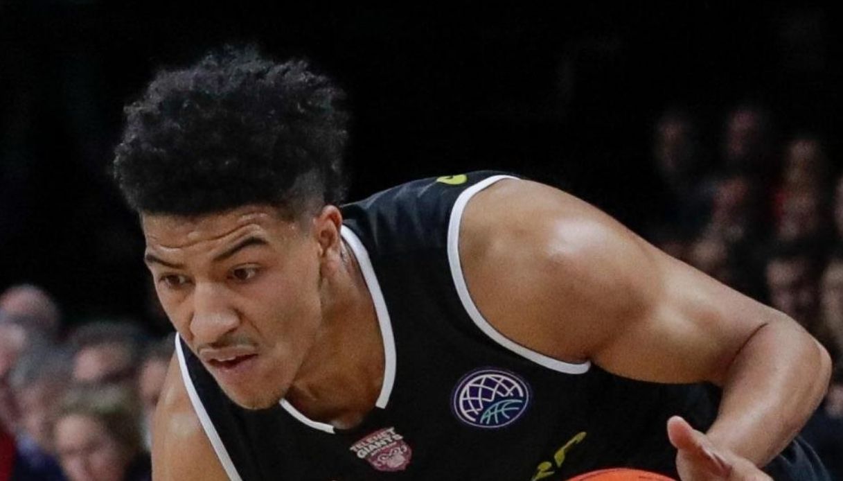 Victor Sanders, giocatore della Reyer Venezia fa 40 km contromano ...