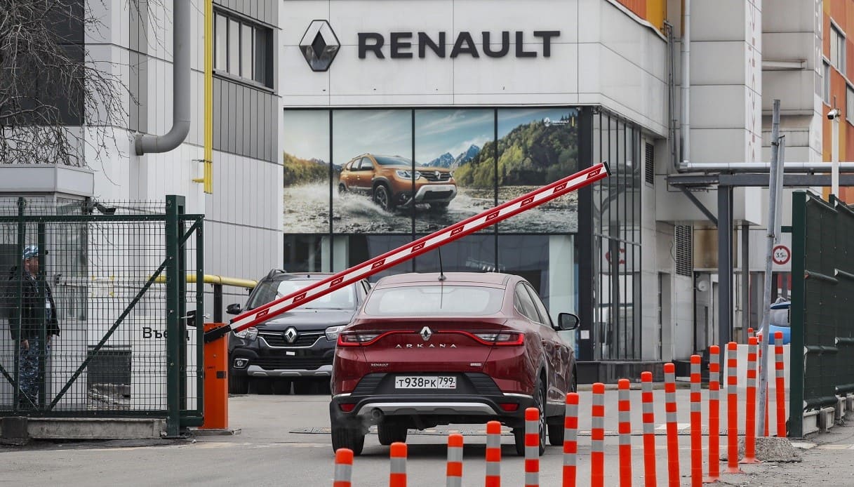 Le attività di Renault in Russia passano allo Stato: l'azienda francese ...
