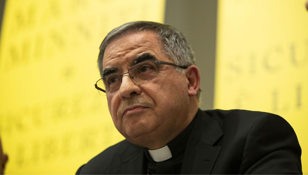 Il Cardinale Angelo Becciu reintegrato dal Papa: il retroscena sulla ...