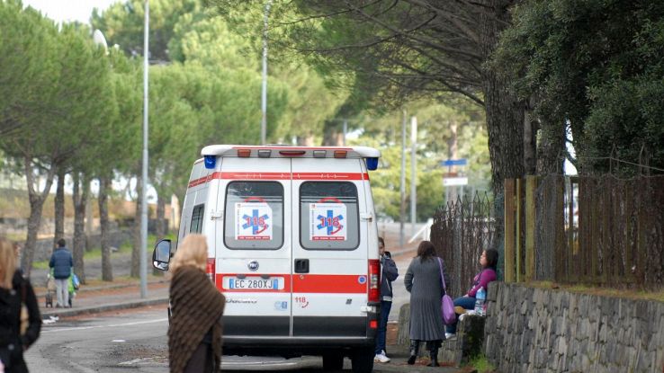 Gravina di Catania, moto travolta da un camion: morto un commercialista ...