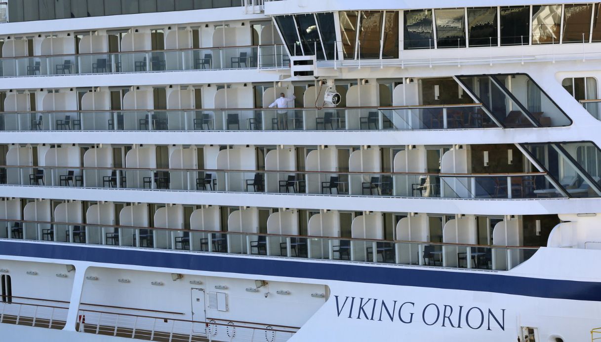 Australia, in centinaia bloccati sulla nave da crociera da una ...