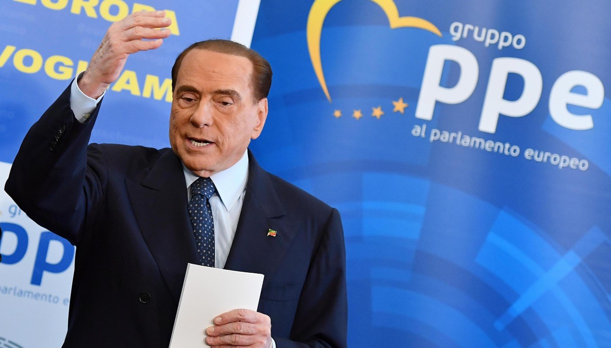 La reazione di Berlusconi alla frecciata di Zelensky: La reazione di Berlusconi alla frecciata di Zelensky: