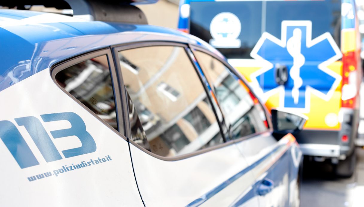 90enne aggredita a bastonate in strada a Roma da uno sconosciuto: la ...