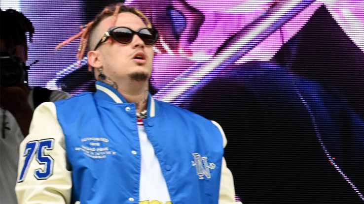 Morto sul palco il rapper Costa Titch, aveva 28 anni: prima la caduta e ...
