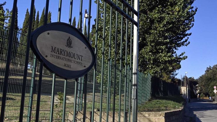 Falso allarme bomba alla scuola Marymount a Roma: indagini su richiesta ...