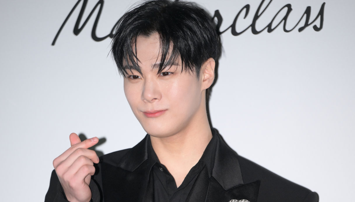 Morto a 25 anni il cantante Moonbin icona del K-Pop: non si esclude il ...
