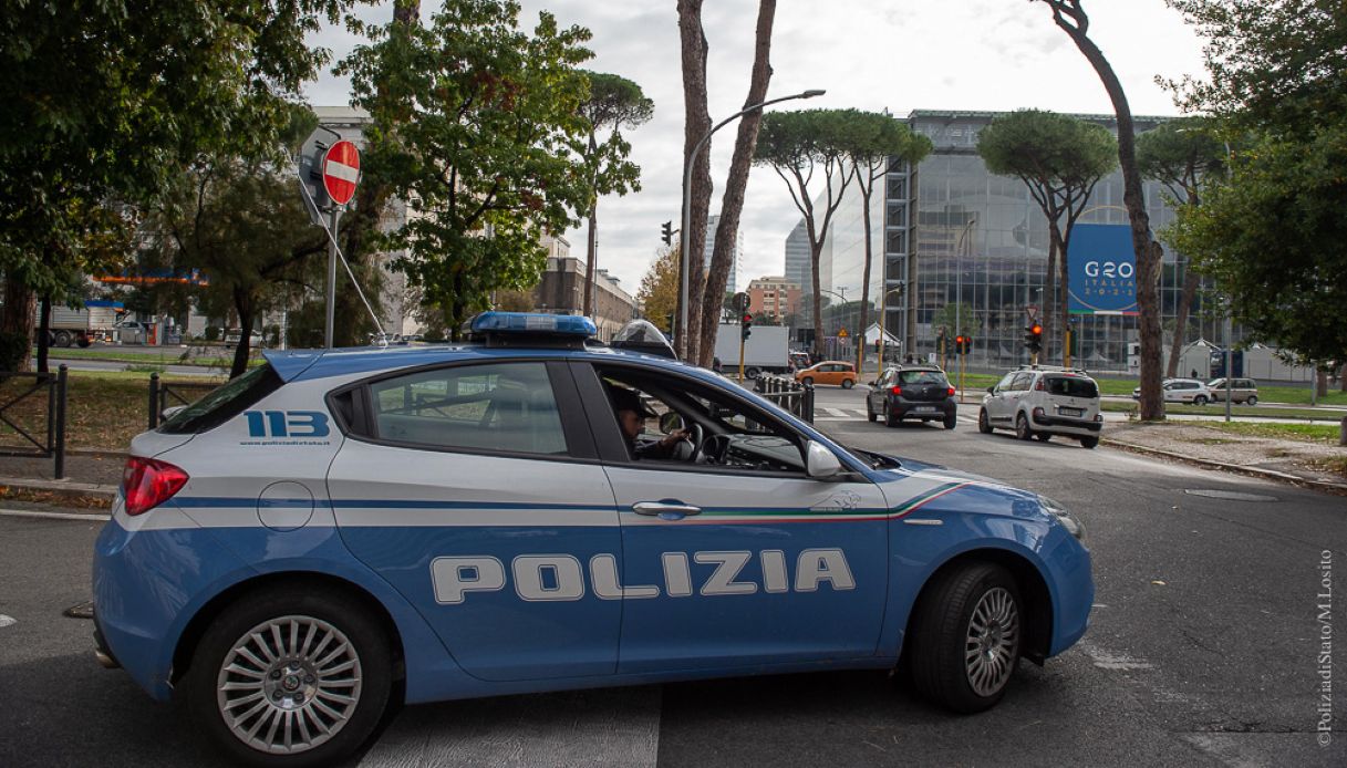 Uomo trovato morto sgozzato in pieno centro a Roma: omicidio vicino al ... Uomo trovato morto sgozzato in pieno centro a Roma: omicidio vicino al ...