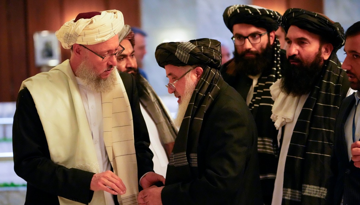 I talebani vietano alle donne di entrare nel Band-e Amir, uno dei ...