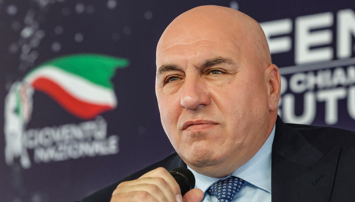 Guido Crosetto contro Novella 2000 per la foto con la moglie Gaia Saponaro: il ministro sbotta ...