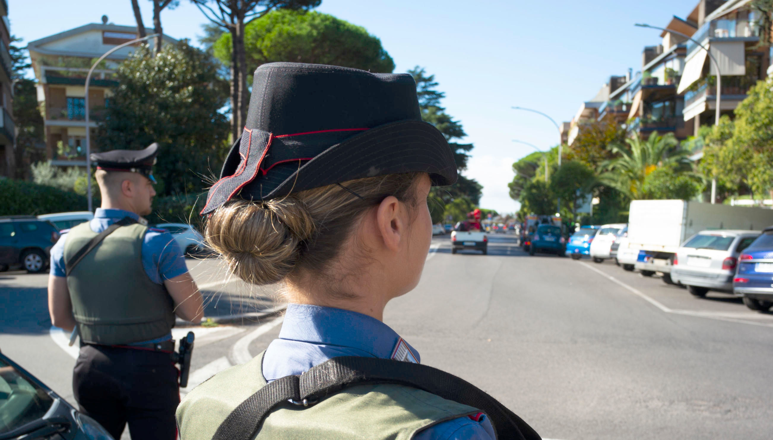 Carabiniera molestata al Cpr di Ponte Galeria a Roma: migrante la ...