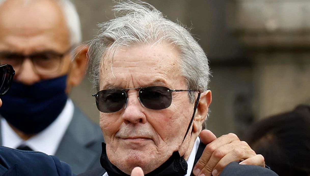 Alain Delon e la denuncia contro il figlio Anthony per diffamazione ...