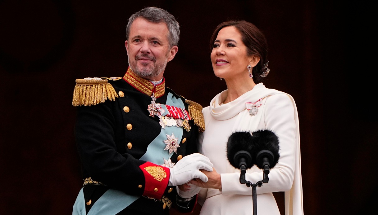 Frederik X è stato incoronato nuovo re di Danimarca: la madre ... Frederik X è stato incoronato nuovo re di Danimarca: la madre ...