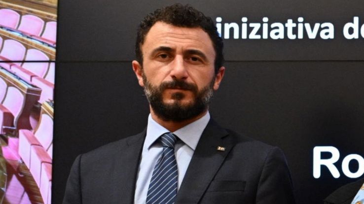 La versione di Emanuele Pozzolo sulla pistola e il proiettile: i dubbi ...