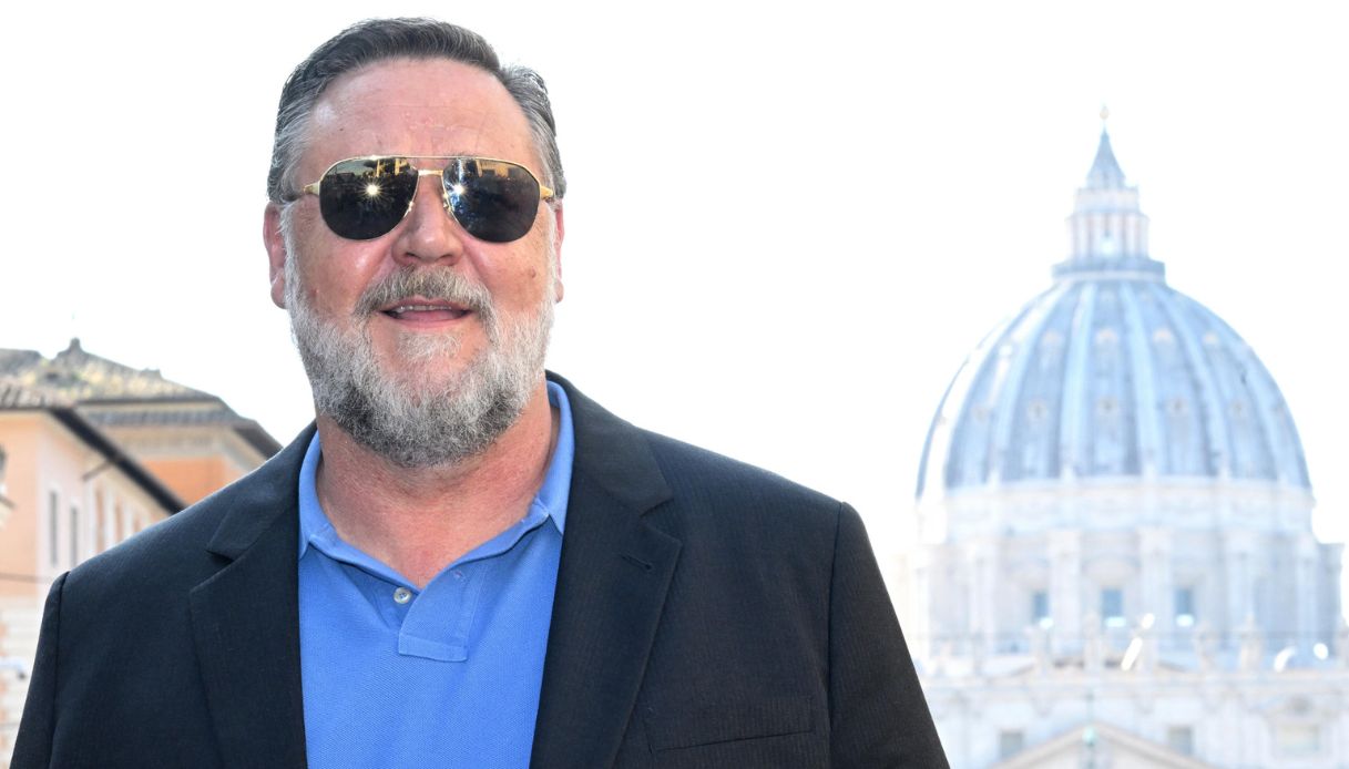 Russell Crowe svela le sue origini italiane con un annuncio su X: il ...
