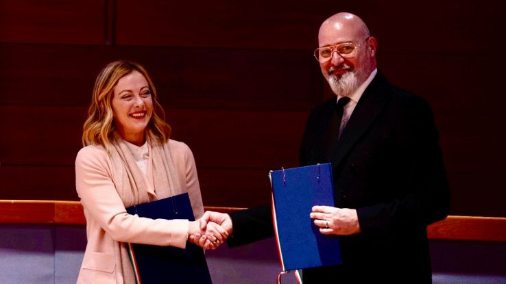 Mario Vattani confuso con Roberto Vannacci: siparietto tra Stefano ...