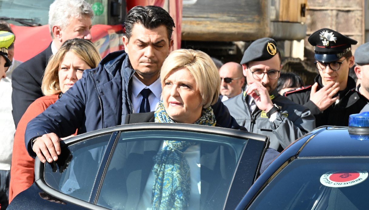 Crollo nel cantiere a Firenze, l'intervento del ministro Calderone: "Su ...