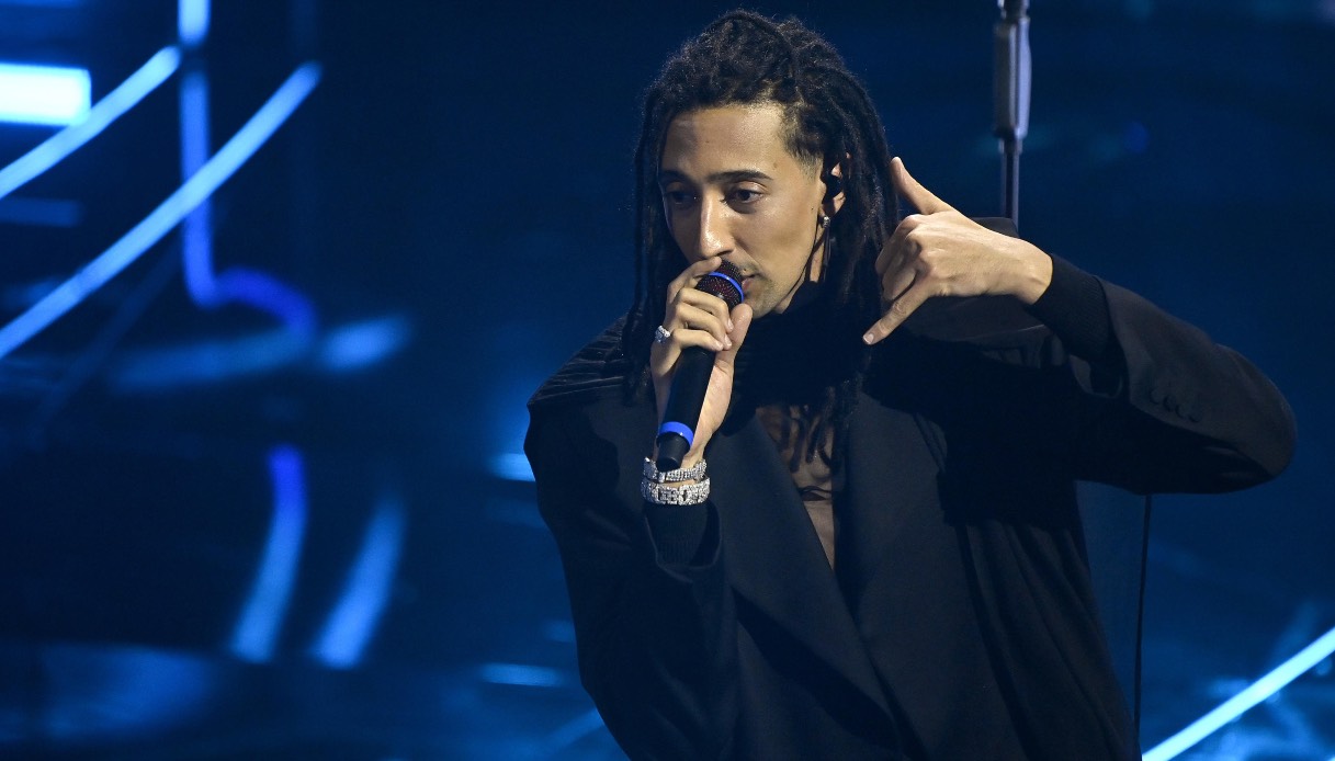 Ghali e la canzone "Bayna" in arabo a Sanremo, il cantante manda un ...