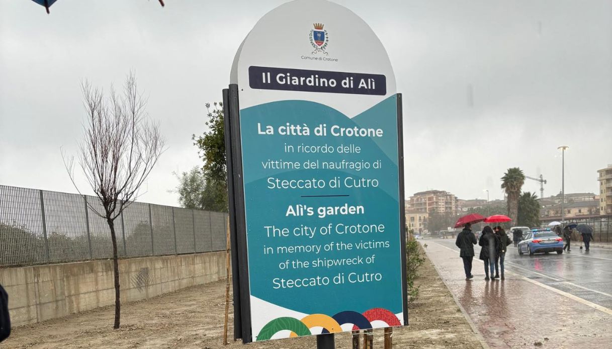 Un anno dopo il naufragio di Cutro il comune di Crotone apre il ... Un anno dopo il naufragio di Cutro il comune di Crotone apre il ...