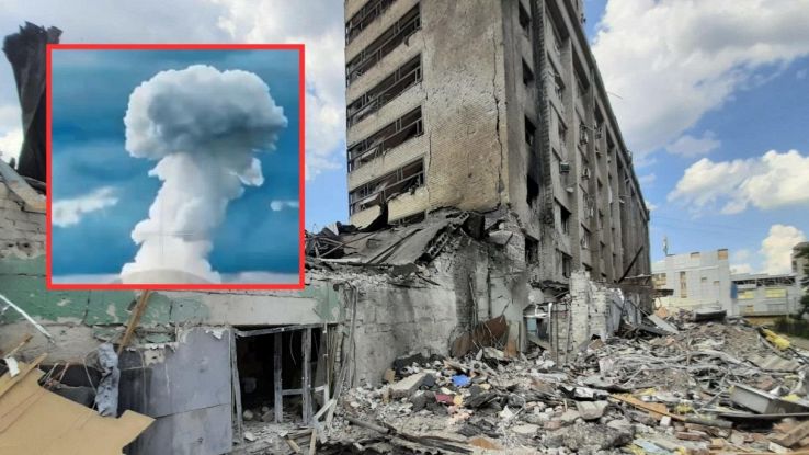 La Russia sgancia una bomba aerea ODAB-1500 in Ucraina: il fungo enorme ...