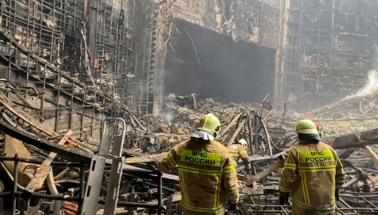 Attentato in teatro vicino Mosca, 137 morti e 180 feriti: 11 arrestati ...