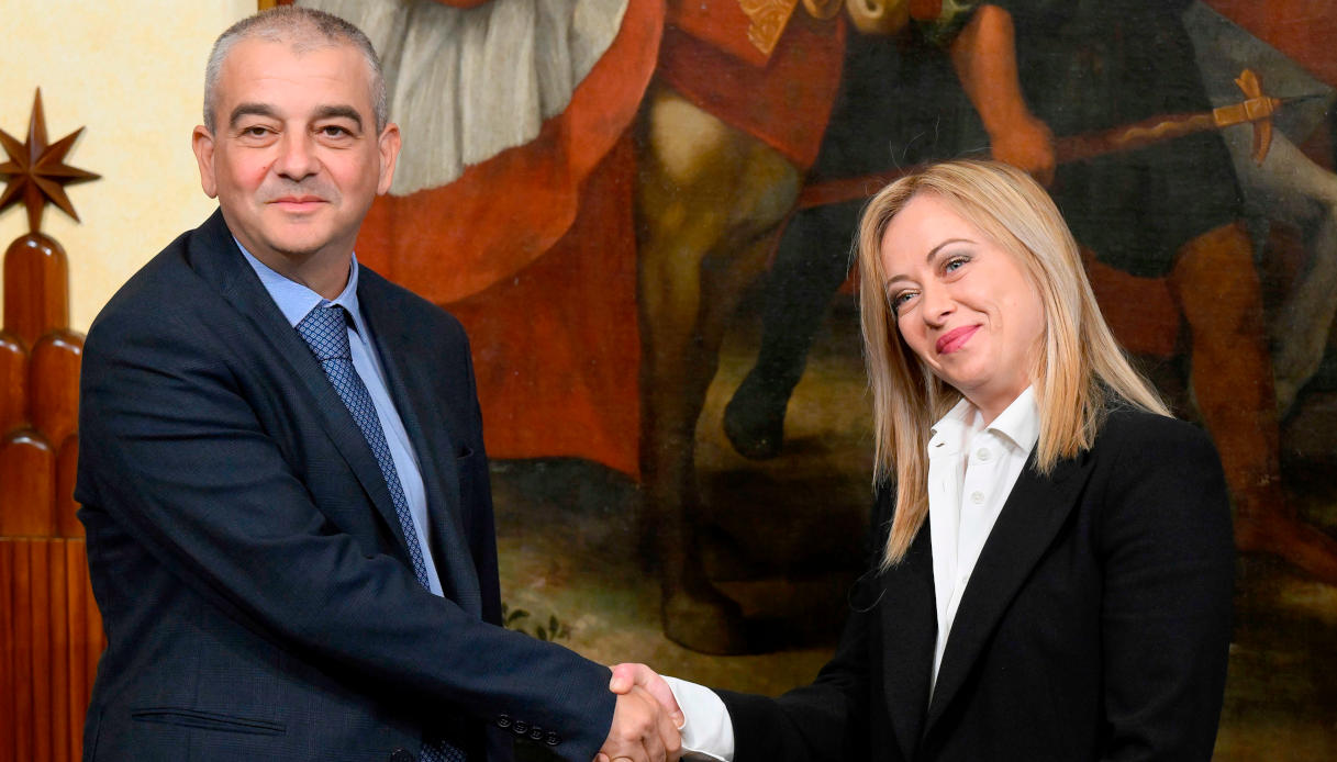 Il codice di Fazzolari per le ospitate tv dei parlamentari di FdI: solo ...