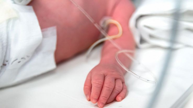 Neonata morta durante il parto all'ospedale di Brescia, era rimasta ...