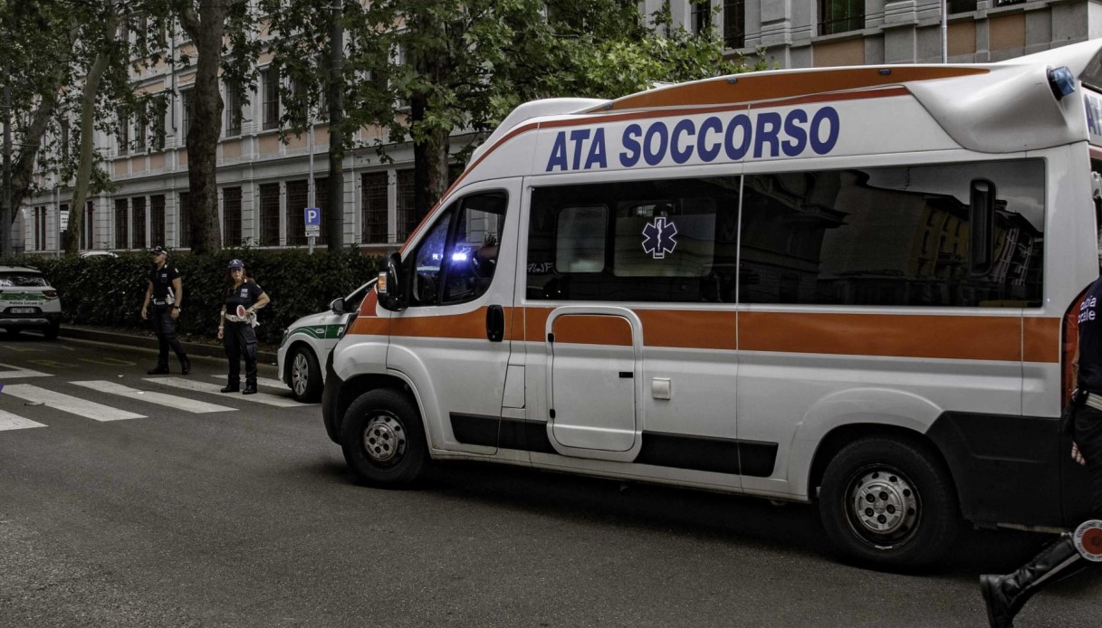 Nonna e nipote investite sulle strisce da uno scooter a Parma in via ... Nonna e nipote investite sulle strisce da uno scooter a Parma in via ...