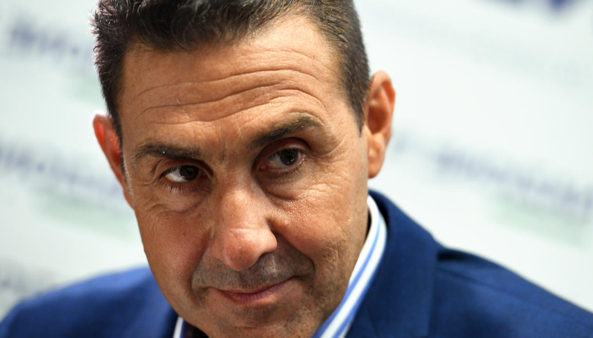 Vannacci racconta della fidanzata di colore e della corte a una trans ...