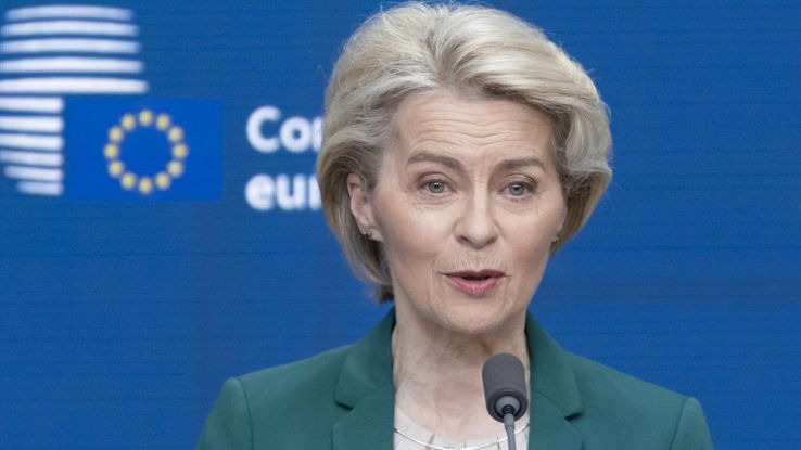 Ursula von der Leyen e i messaggi all'ad di Pfizer Albert Bourla ...