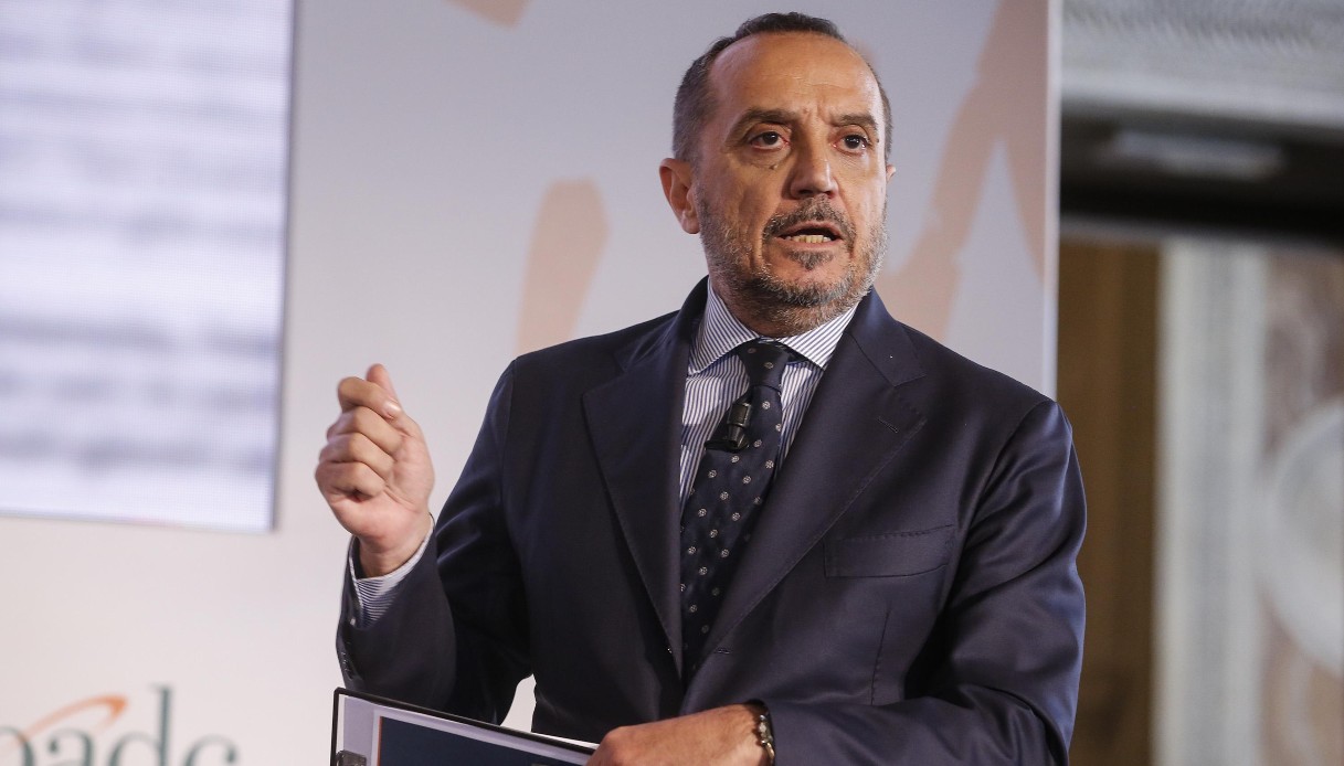 La figlia Stella del giornalista Franco Di Mare adottata a Sarajevo ...