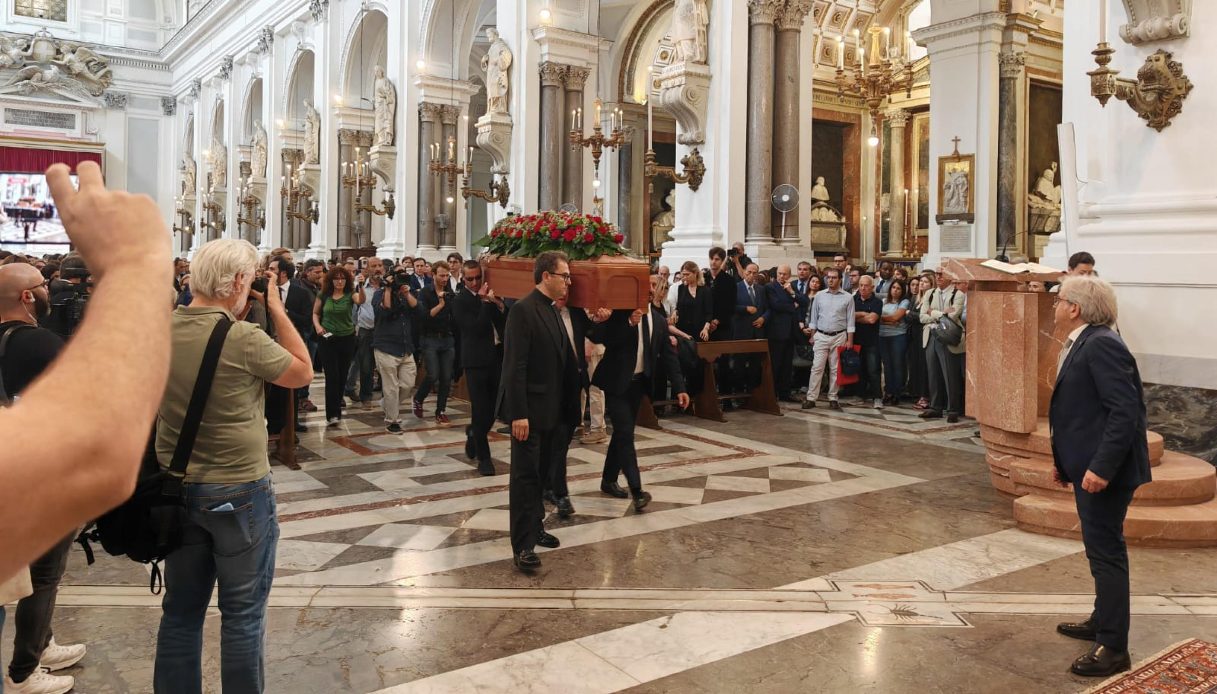 Funerale Angelo Onorato a Palermo, il discorso della moglie Francesca ...
