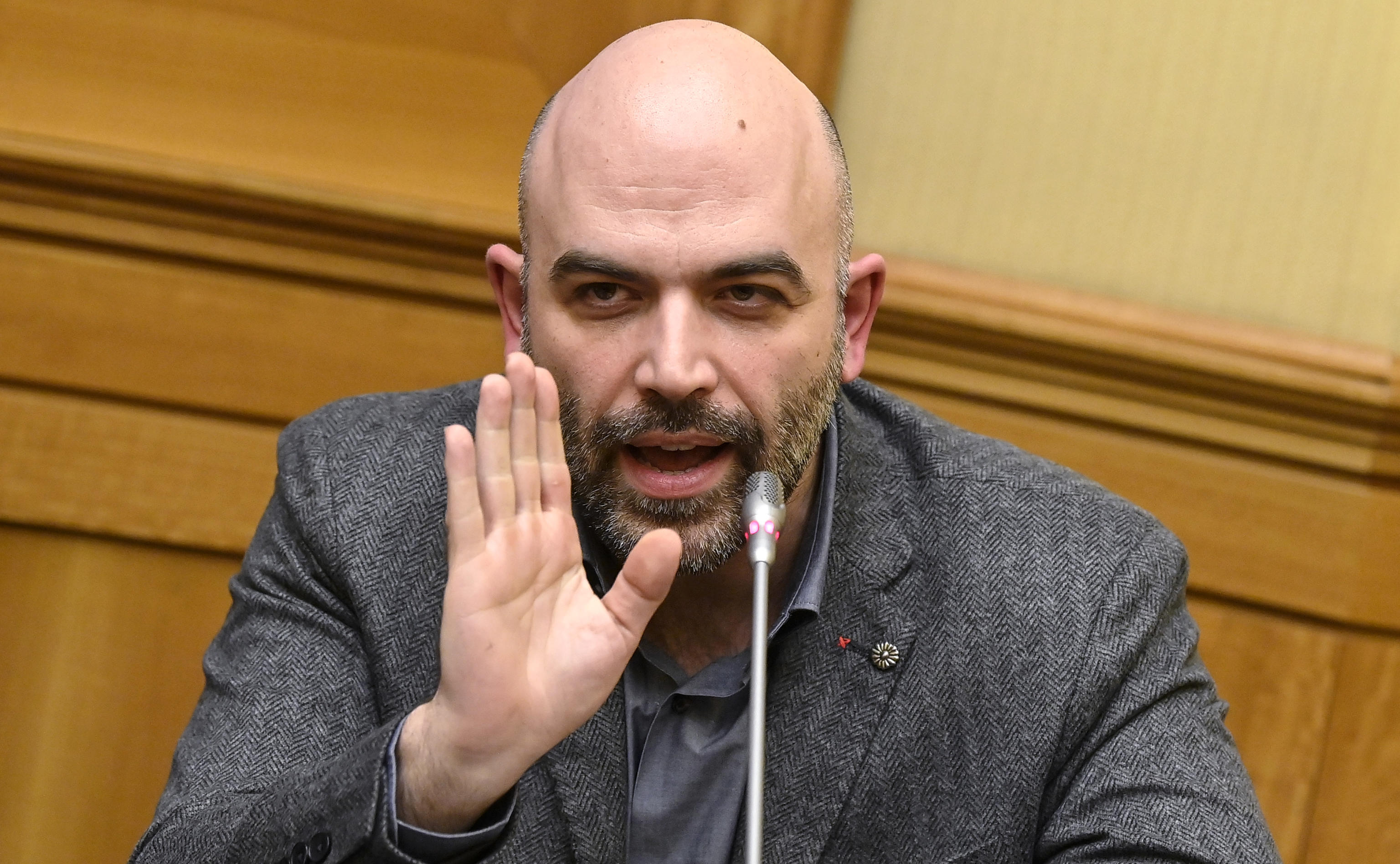 Giovanni Toti arrestato per corruzione, Roberto Saviano svela quanto ...