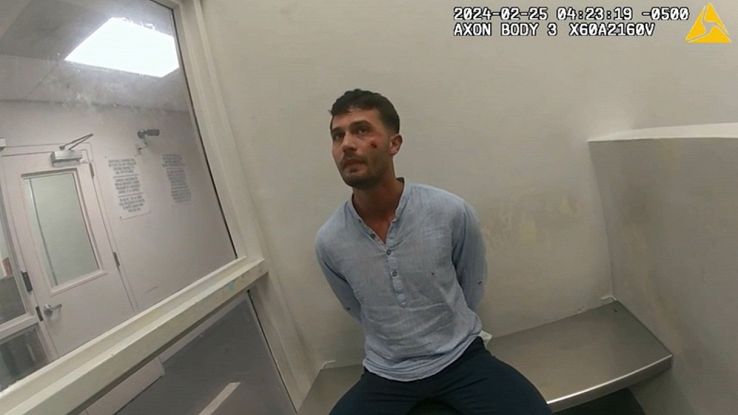 Spunta un nuovo video di Matteo Falcinelli in manette dopo l'arresto a ...