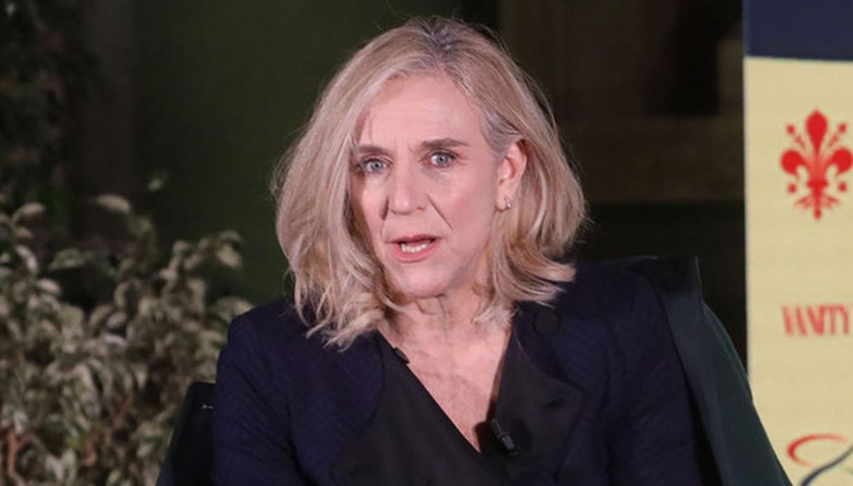 La giornalista Giovanna Botteri va in pensione: "Largo ai giovani". La ...