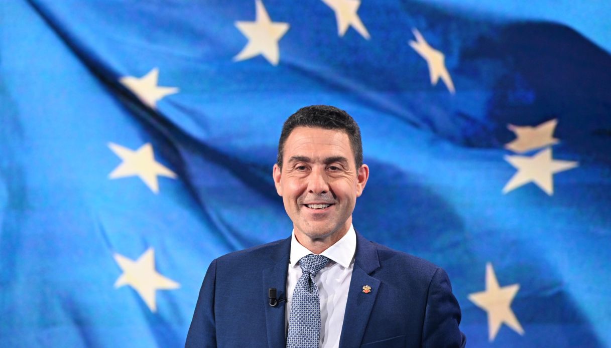 Roberto Vannacci su Benito Mussolini: "Uno statista? Confermo", e parla ...