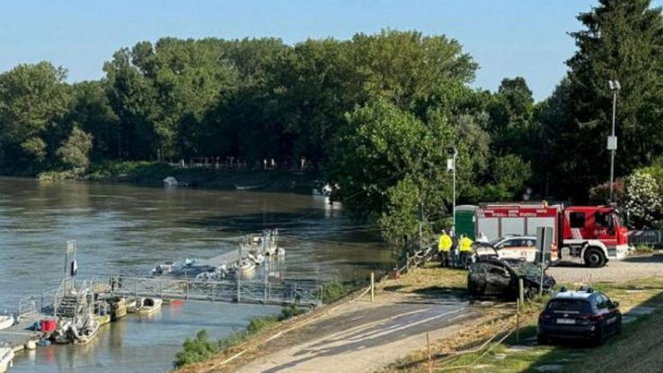 Coppia finisce con l'auto nel fiume Po e muore, si ipotizza il ...