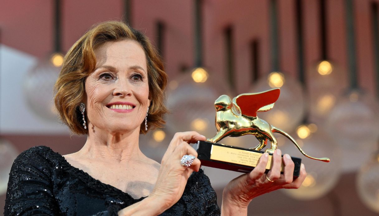 A Sigourney Weaver il Leone d'Oro alla Carriera, appello dell'attrice ...