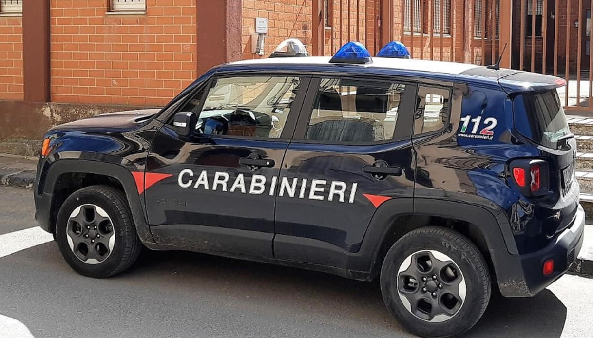 Incidente a Torre Santa Sabina nel Brindisino, si apre portiera dell ...