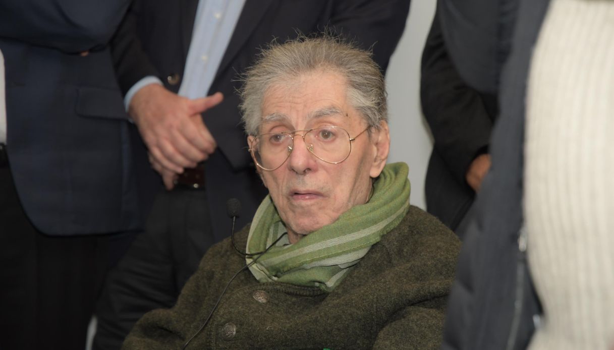 Umberto Bossi non è morto, la smentita del figlio Renzo dopo la fake ...