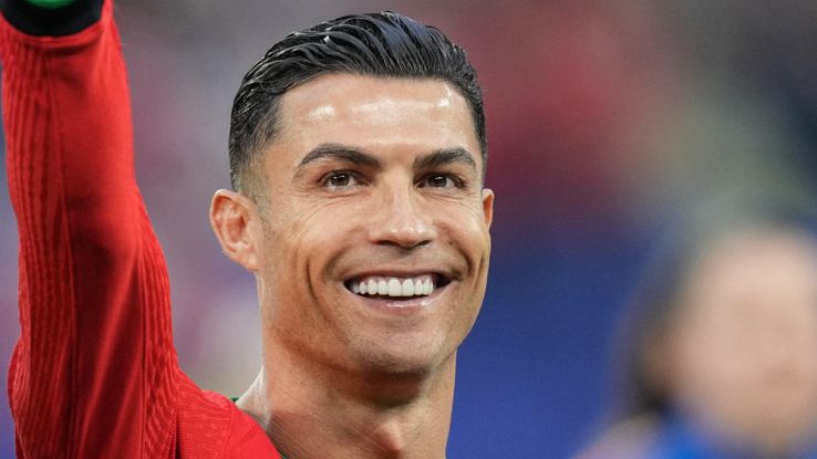 Cristiano Ronaldo ha 1 miliardo di follower sui social, mai nessuno ...