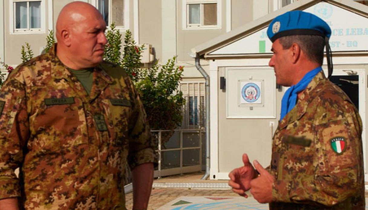 Israele spara ancora contro Unifil in Libano, colpita di nuovo la base italiana: Crosetto va su ...