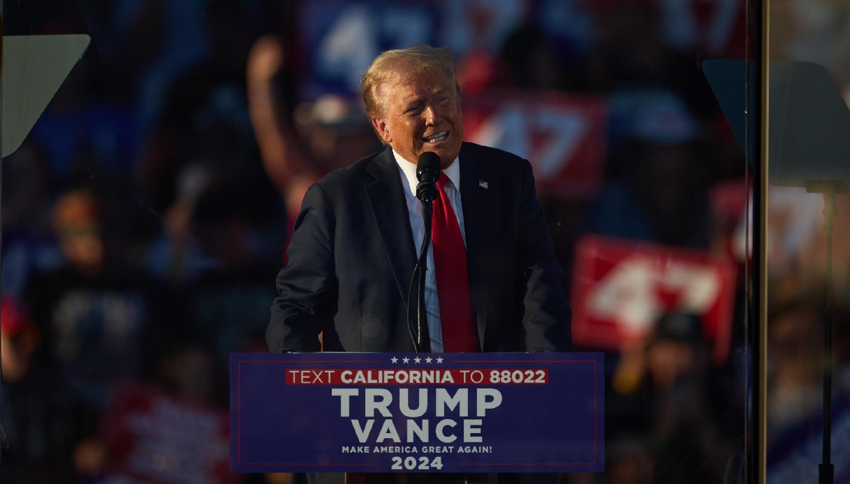 Uomo armato arrestato al comizio di Trump a Coachella (California ...