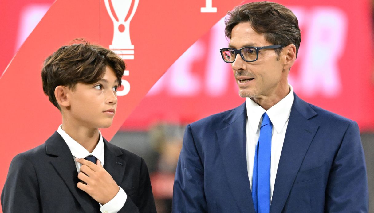 Pier Silvio Berlusconi e il figlio Lorenzo campione di boxe al Kombat ...