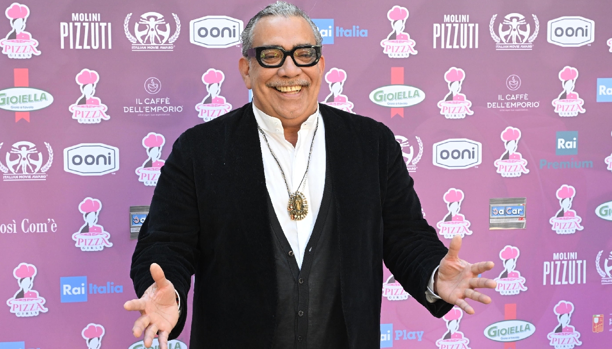 Guillermo Mariotto distrugge il Tapiro di Striscia la Notizia, la frase ...