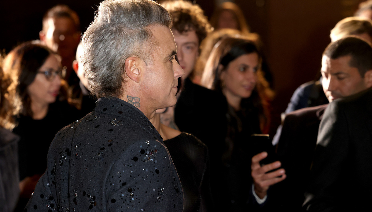 Robbie Williams a Sanremo: "Ero strafatto, non ricordo niente". La ...