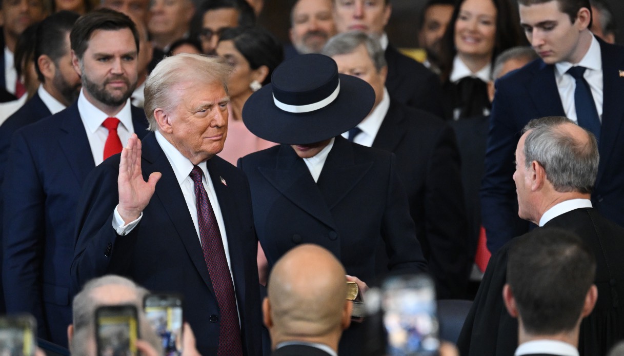 Donald Trump ha giurato, il presidente Usa pronto a firmare subito ...