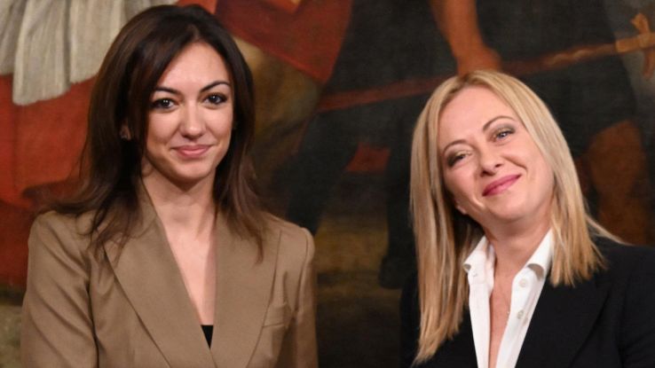 Augusta Montaruli abbaia a Marco Furfaro, sommersa dalle critiche sui ...